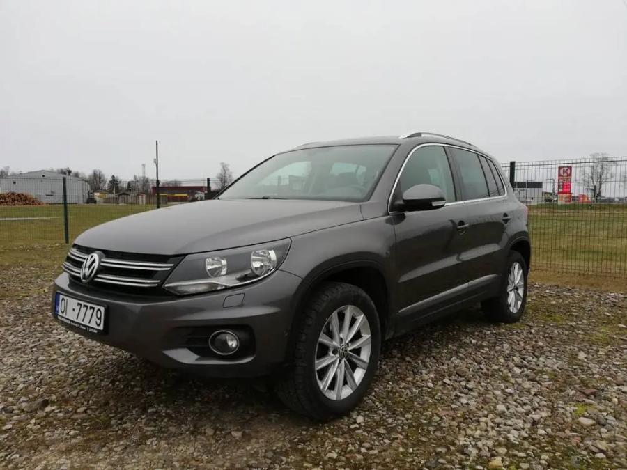 Pelēks Volkswagen Tiguan 2012 Saldus, ar dzinēja tilpumu 1.40 L un nobraukumu 142 tūkst. km par 8700 €, foto 1 vietnē AUTOMOTO.COM.LV