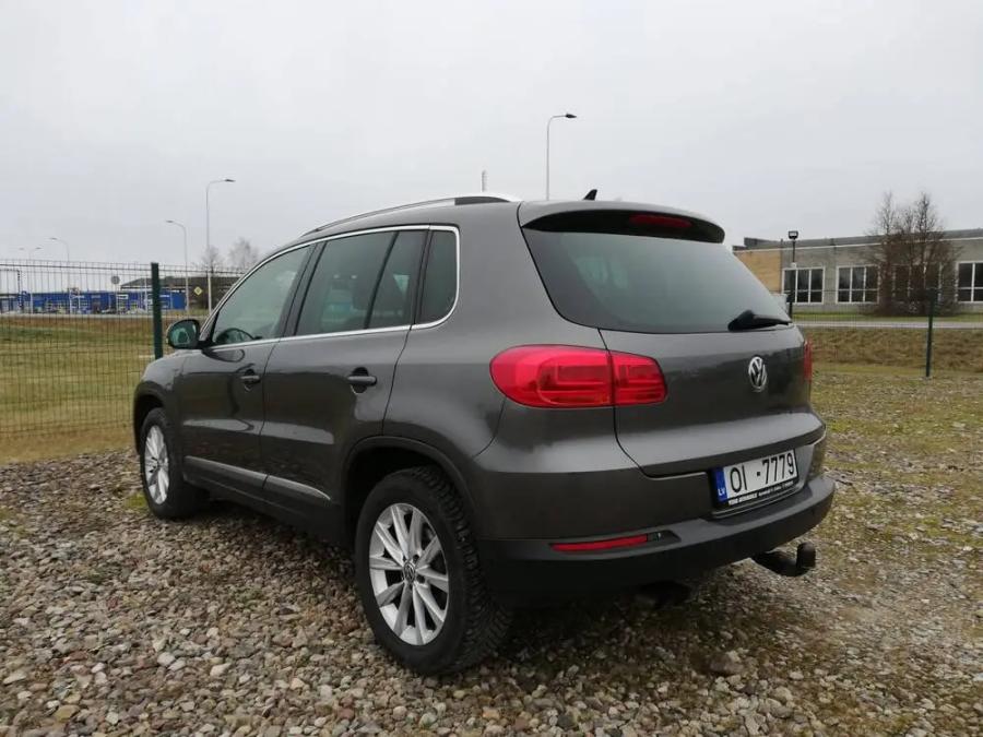Pelēks Volkswagen Tiguan 2012 Saldus, ar dzinēja tilpumu 1.40 L un nobraukumu 142 tūkst. km par 8700 €, foto 5 vietnē AUTOMOTO.COM.LV
