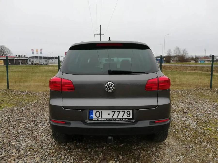Pelēks Volkswagen Tiguan 2012 Saldus, ar dzinēja tilpumu 1.40 L un nobraukumu 142 tūkst. km par 8700 €, foto 7 vietnē AUTOMOTO.COM.LV