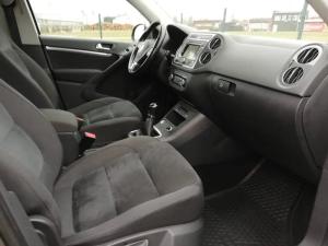 Pelēks Volkswagen Tiguan 2012 Saldus, ar dzinēja tilpumu 1.40 L un nobraukumu 142 tūkst. km par 8700 €, foto 8 vietnē AUTOMOTO.COM.LV
