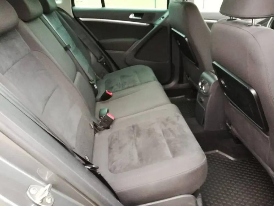 Pelēks Volkswagen Tiguan 2012 Saldus, ar dzinēja tilpumu 1.40 L un nobraukumu 142 tūkst. km par 8700 €, foto 10 vietnē AUTOMOTO.COM.LV