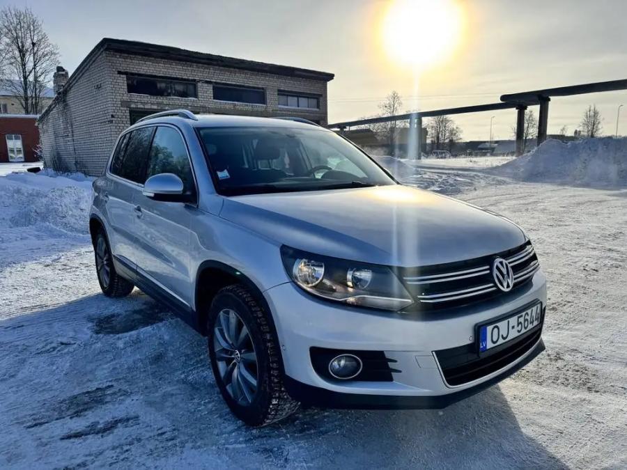 Pelēks Volkswagen Tiguan 2012 Rēzekne, ar dzinēja tilpumu 2.00 L un nobraukumu 238 tūkst. km par 8900 €, foto 4 vietnē AUTOMOTO.COM.LV