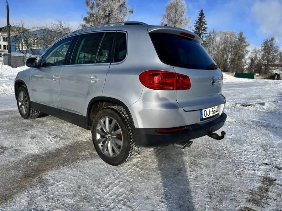 Pelēks Volkswagen Tiguan 2012 Rēzekne, ar dzinēja tilpumu 2.00 L un nobraukumu 238 tūkst. km par 8900 €, foto 8 vietnē AUTOMOTO.COM.LV