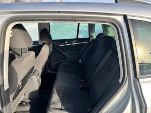 Pelēks Volkswagen Tiguan 2012 Rēzekne, ar dzinēja tilpumu 2.00 L un nobraukumu 238 tūkst. km par 8900 €, foto 11 vietnē AUTOMOTO.COM.LV