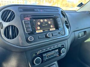 Pelēks Volkswagen Tiguan 2012 Rēzekne, ar dzinēja tilpumu 2.00 L un nobraukumu 238 tūkst. km par 8900 €, foto 15 vietnē AUTOMOTO.COM.LV
