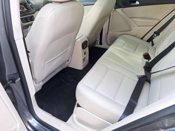 Pelēks Volkswagen Tiguan 2012 Kelmė, ar dzinēja tilpumu 2.00 L un nobraukumu 250 tūkst. km par 6350 €, foto 9 vietnē AUTOMOTO.COM.LV