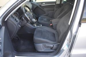 Pelēks Volkswagen Tiguan 2012 Talsi, ar dzinēja tilpumu 2.00 L un nobraukumu 148 tūkst. km par 8000 €, foto 7 vietnē AUTOMOTO.COM.LV