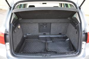 Pelēks Volkswagen Tiguan 2012 Talsi, ar dzinēja tilpumu 2.00 L un nobraukumu 148 tūkst. km par 8000 €, foto 10 vietnē AUTOMOTO.COM.LV
