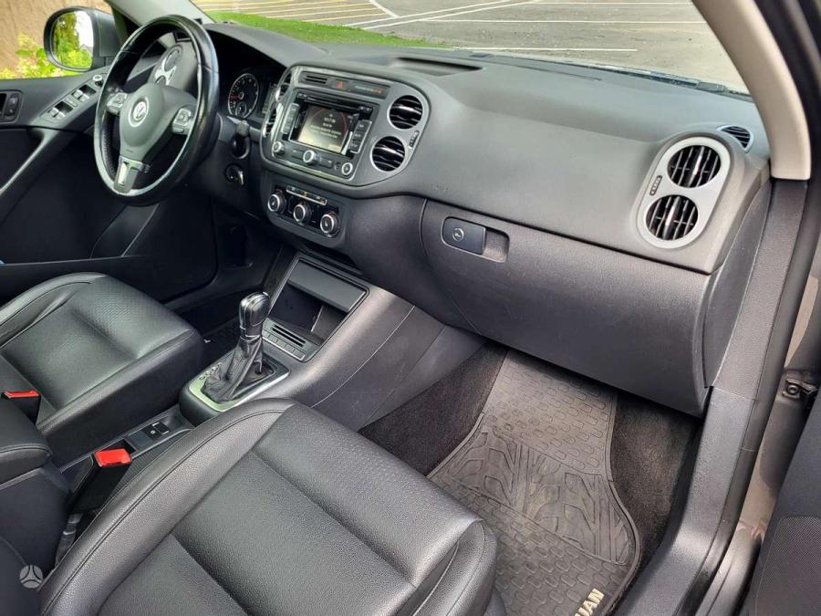 Pelēks Volkswagen Tiguan 2012 Šauļi, ar dzinēja tilpumu 2.00 L un nobraukumu 230 tūkst. km par 5990 €, foto 7 vietnē AUTOMOTO.COM.LV