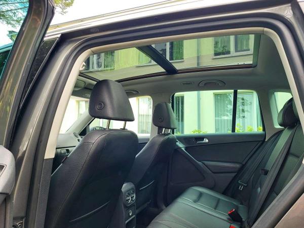 Pelēks Volkswagen Tiguan 2012 Šauļi, ar dzinēja tilpumu 2.00 L un nobraukumu 230 tūkst. km par 5990 €, foto 8 vietnē AUTOMOTO.COM.LV