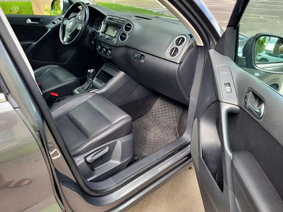 Pelēks Volkswagen Tiguan 2012 Šauļi, ar dzinēja tilpumu 2.00 L un nobraukumu 230 tūkst. km par 5990 €, foto 17 vietnē AUTOMOTO.COM.LV