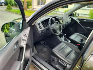 Pelēks Volkswagen Tiguan 2012 Šauļi, ar dzinēja tilpumu 2.00 L un nobraukumu 230 tūkst. km par 5990 €, foto 18 vietnē AUTOMOTO.COM.LV