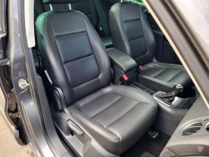 Pelēks Volkswagen Tiguan 2012 Šauļi, ar dzinēja tilpumu 2.00 L un nobraukumu 230 tūkst. km par 5990 €, foto 22 vietnē AUTOMOTO.COM.LV