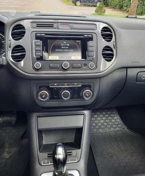 Pelēks Volkswagen Tiguan 2012 Šauļi, ar dzinēja tilpumu 2.00 L un nobraukumu 230 tūkst. km par 5990 €, foto 25 vietnē AUTOMOTO.COM.LV