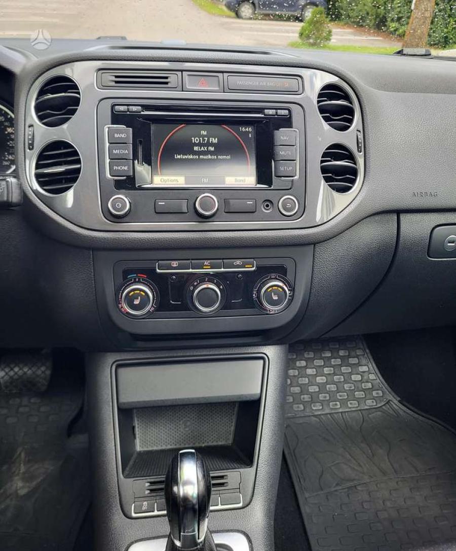 Pelēks Volkswagen Tiguan 2012 Šauļi, ar dzinēja tilpumu 2.00 L un nobraukumu 230 tūkst. km par 5990 €, foto 25 vietnē AUTOMOTO.COM.LV