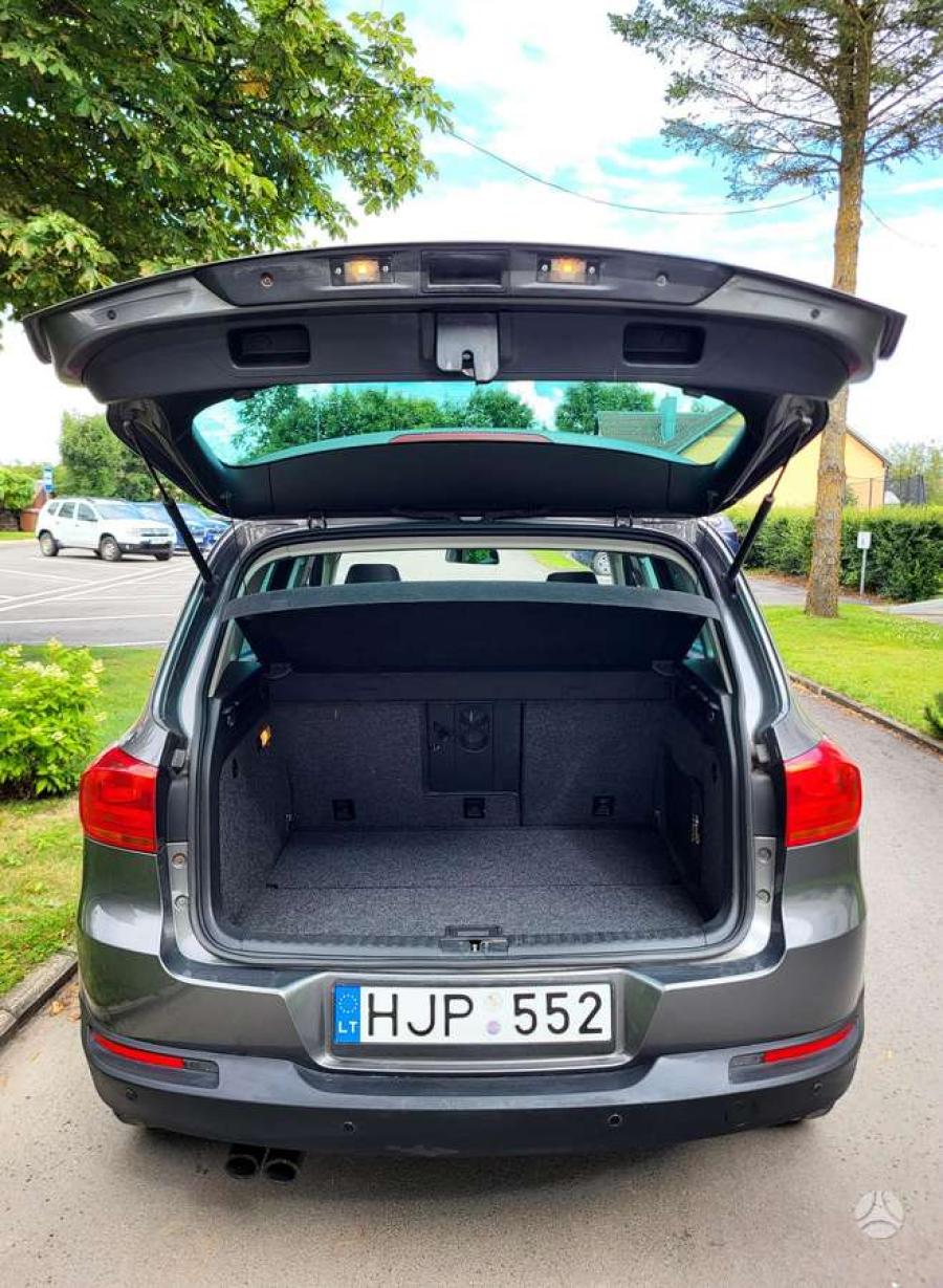 Pelēks Volkswagen Tiguan 2012 Šauļi, ar dzinēja tilpumu 2.00 L un nobraukumu 230 tūkst. km par 5990 €, foto 26 vietnē AUTOMOTO.COM.LV