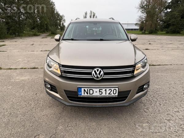 Grey Volkswagen Tiguan 2012 in Liepaja, with an engine capacity of 2.00 L and mileage of 258 thousand km for 8100 €, photo 1 on AUTOMOTO.COM.LV