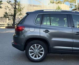 Grey Volkswagen Tiguan 2012 in Taurage, with an engine capacity of 1.97 L and mileage of 185 thousand km for 8300 €, photo 13 on AUTOMOTO.COM.LV