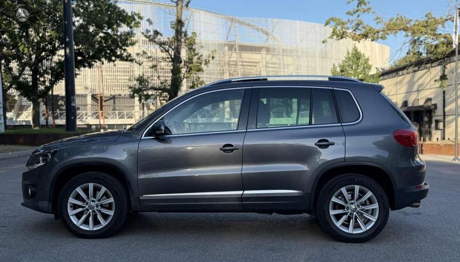 Grey Volkswagen Tiguan 2012 in Taurage, with an engine capacity of 1.97 L and mileage of 185 thousand km for 8300 €, photo 15 on AUTOMOTO.COM.LV