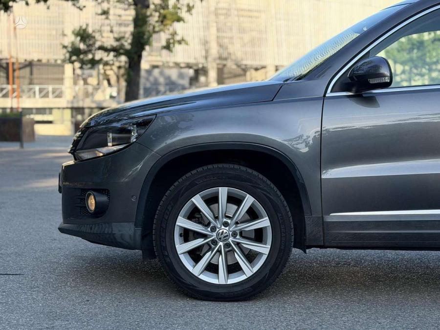 Grey Volkswagen Tiguan 2012 in Taurage, with an engine capacity of 1.97 L and mileage of 185 thousand km for 8300 €, photo 16 on AUTOMOTO.COM.LV
