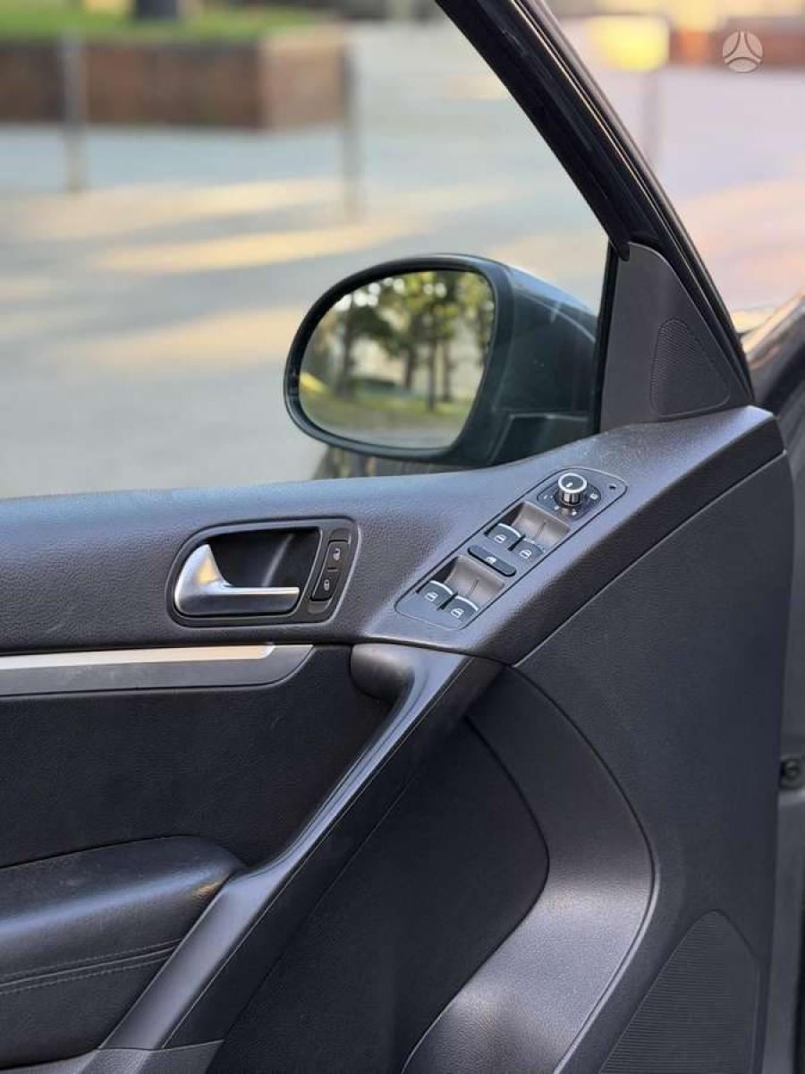 Grey Volkswagen Tiguan 2012 in Taurage, with an engine capacity of 1.97 L and mileage of 185 thousand km for 8300 €, photo 29 on AUTOMOTO.COM.LV