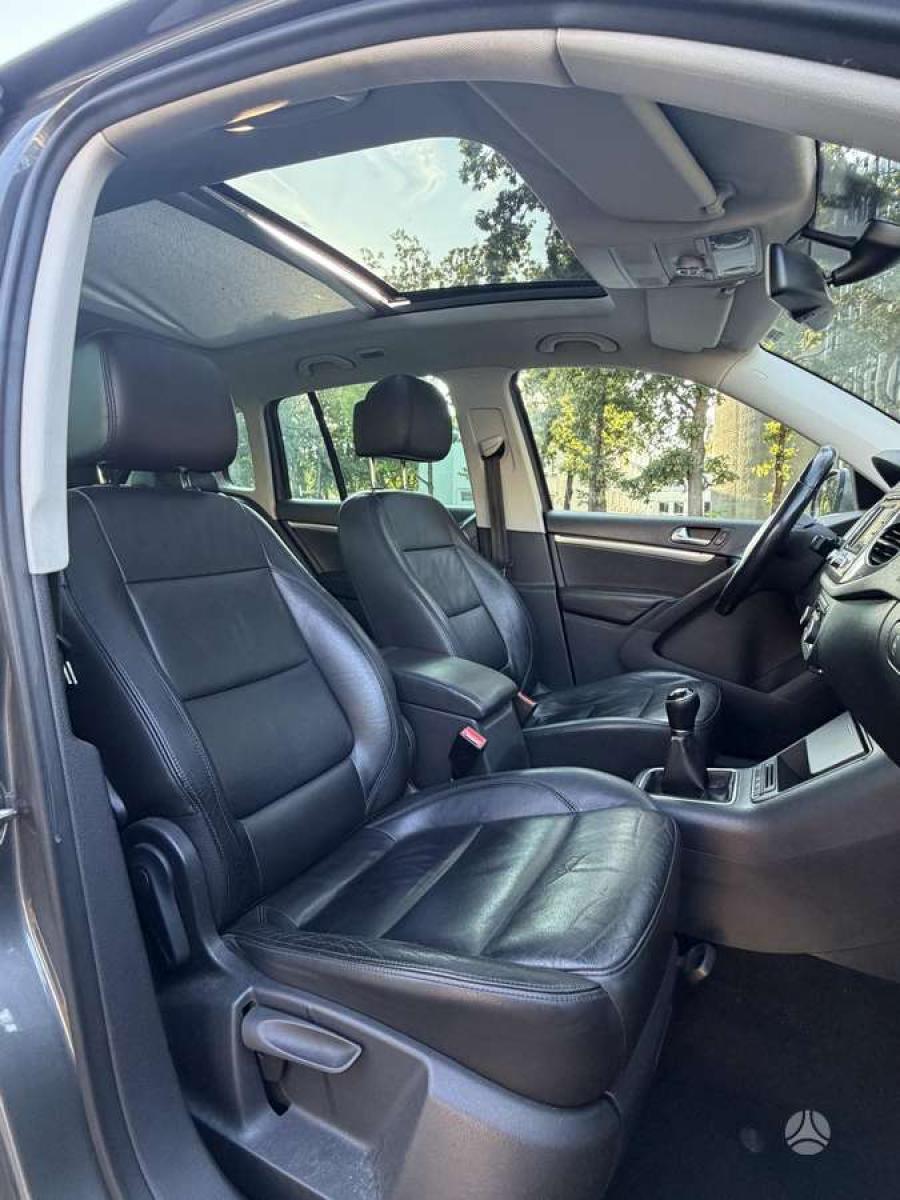 Grey Volkswagen Tiguan 2012 in Taurage, with an engine capacity of 1.97 L and mileage of 185 thousand km for 8300 €, photo 31 on AUTOMOTO.COM.LV