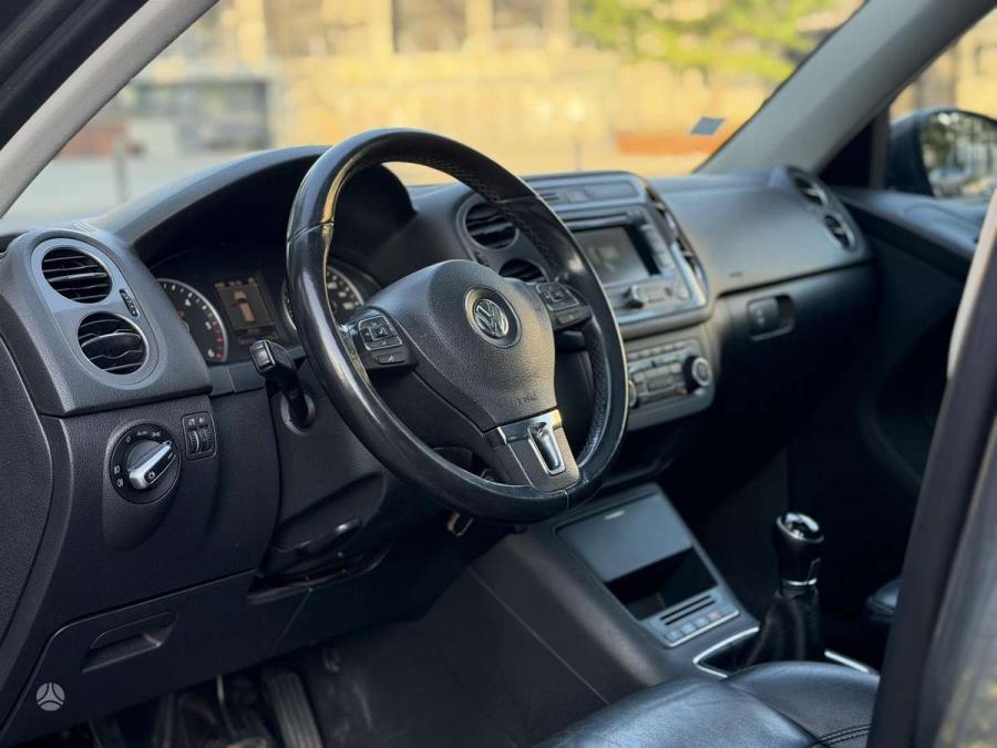 Grey Volkswagen Tiguan 2012 in Taurage, with an engine capacity of 1.97 L and mileage of 185 thousand km for 8300 €, photo 42 on AUTOMOTO.COM.LV