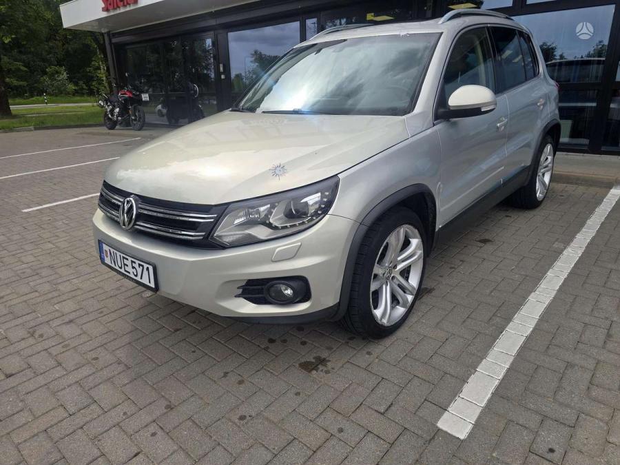 Grey Volkswagen Tiguan 2012 in Vilnius, with an engine capacity of 2.00 L and mileage of 242 thousand km for 4300 €, photo 4 on AUTOMOTO.COM.LV