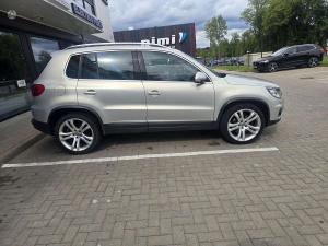 Grey Volkswagen Tiguan 2012 in Vilnius, with an engine capacity of 2.00 L and mileage of 242 thousand km for 4300 €, photo 8 on AUTOMOTO.COM.LV