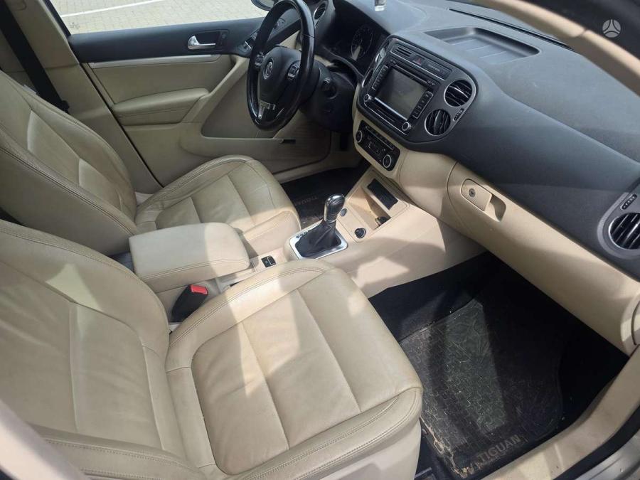 Grey Volkswagen Tiguan 2012 in Vilnius, with an engine capacity of 2.00 L and mileage of 242 thousand km for 4300 €, photo 11 on AUTOMOTO.COM.LV