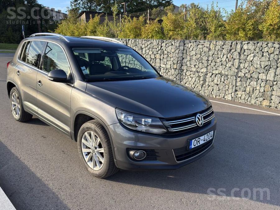 Grey Volkswagen Tiguan 2012 in Rezekne, with an engine capacity of 2.00 L and mileage of 274 thousand km for 8700 €, photo 1 on AUTOMOTO.COM.LV