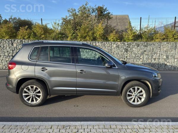 Grey Volkswagen Tiguan 2012 in Rezekne, with an engine capacity of 2.00 L and mileage of 274 thousand km for 8700 €, photo 5 on AUTOMOTO.COM.LV