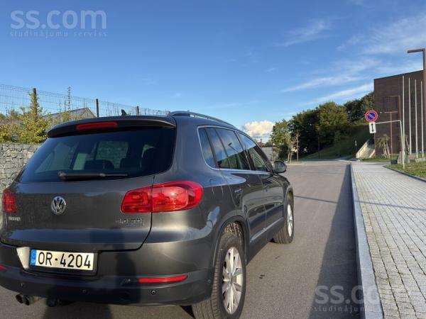 Grey Volkswagen Tiguan 2012 in Rezekne, with an engine capacity of 2.00 L and mileage of 274 thousand km for 8700 €, photo 6 on AUTOMOTO.COM.LV