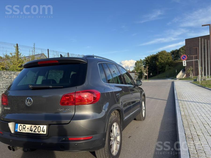 Grey Volkswagen Tiguan 2012 in Rezekne, with an engine capacity of 2.00 L and mileage of 274 thousand km for 8700 €, photo 6 on AUTOMOTO.COM.LV