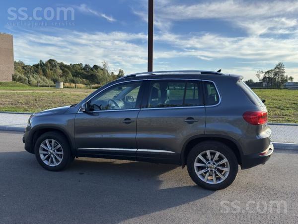 Grey Volkswagen Tiguan 2012 in Rezekne, with an engine capacity of 2.00 L and mileage of 274 thousand km for 8700 €, photo 9 on AUTOMOTO.COM.LV