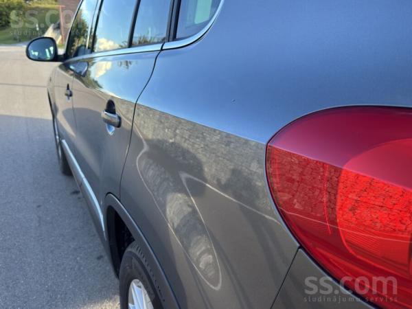 Grey Volkswagen Tiguan 2012 in Rezekne, with an engine capacity of 2.00 L and mileage of 274 thousand km for 8700 €, photo 10 on AUTOMOTO.COM.LV