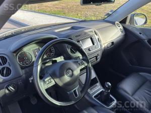Grey Volkswagen Tiguan 2012 in Rezekne, with an engine capacity of 2.00 L and mileage of 274 thousand km for 8700 €, photo 18 on AUTOMOTO.COM.LV