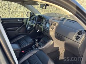 Grey Volkswagen Tiguan 2012 in Rezekne, with an engine capacity of 2.00 L and mileage of 274 thousand km for 8700 €, photo 19 on AUTOMOTO.COM.LV