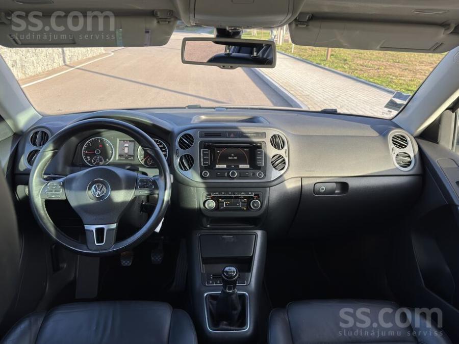Grey Volkswagen Tiguan 2012 in Rezekne, with an engine capacity of 2.00 L and mileage of 274 thousand km for 8700 €, photo 20 on AUTOMOTO.COM.LV