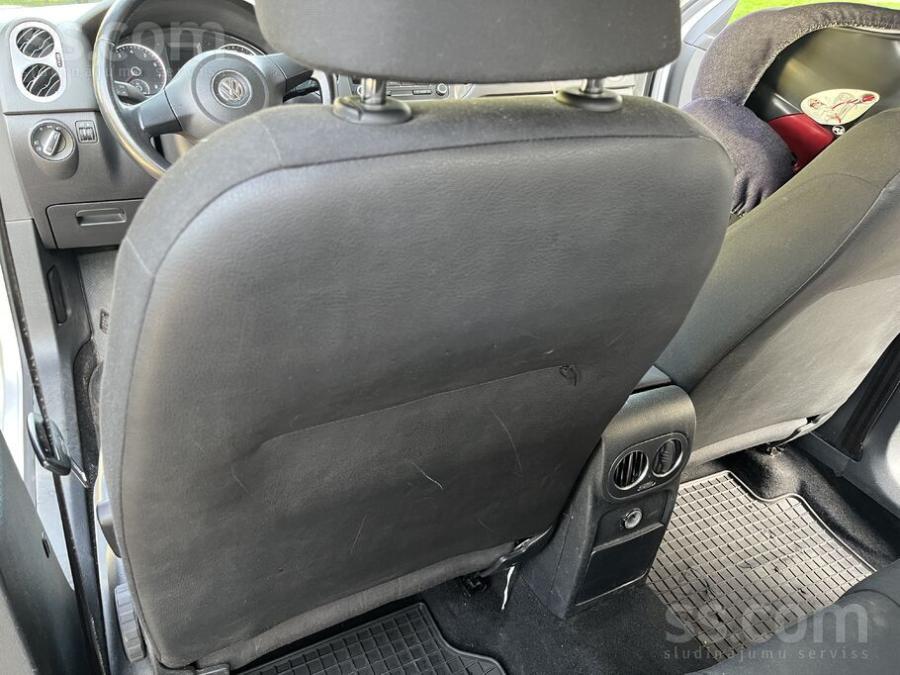 Pelēks Volkswagen Tiguan 2012 Rīga, ar dzinēja tilpumu 1.40 L un nobraukumu 263 tūkst. km par 5650 €, foto 13 vietnē AUTOMOTO.COM.LV