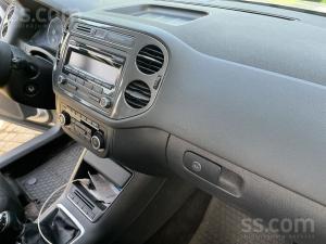 Pelēks Volkswagen Tiguan 2012 Rīga, ar dzinēja tilpumu 1.40 L un nobraukumu 263 tūkst. km par 5650 €, foto 14 vietnē AUTOMOTO.COM.LV