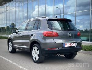Pelēks Volkswagen Tiguan 2012 Rēzekne, ar dzinēja tilpumu 2.00 L un nobraukumu 183 tūkst. km par 10990 €, foto 5 vietnē AUTOMOTO.COM.LV