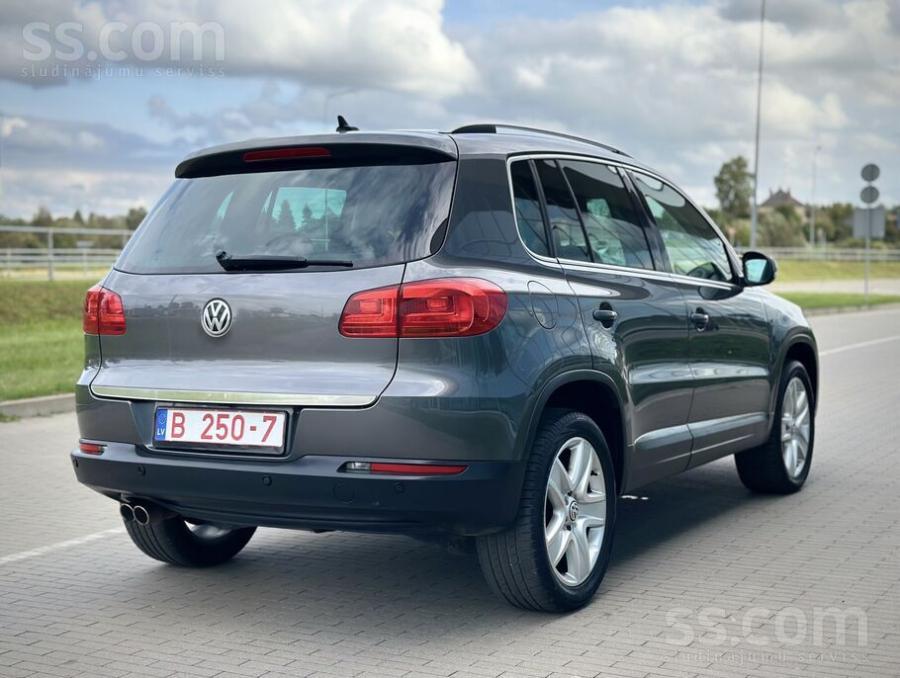 Pelēks Volkswagen Tiguan 2012 Rēzekne, ar dzinēja tilpumu 2.00 L un nobraukumu 183 tūkst. km par 10990 €, foto 6 vietnē AUTOMOTO.COM.LV