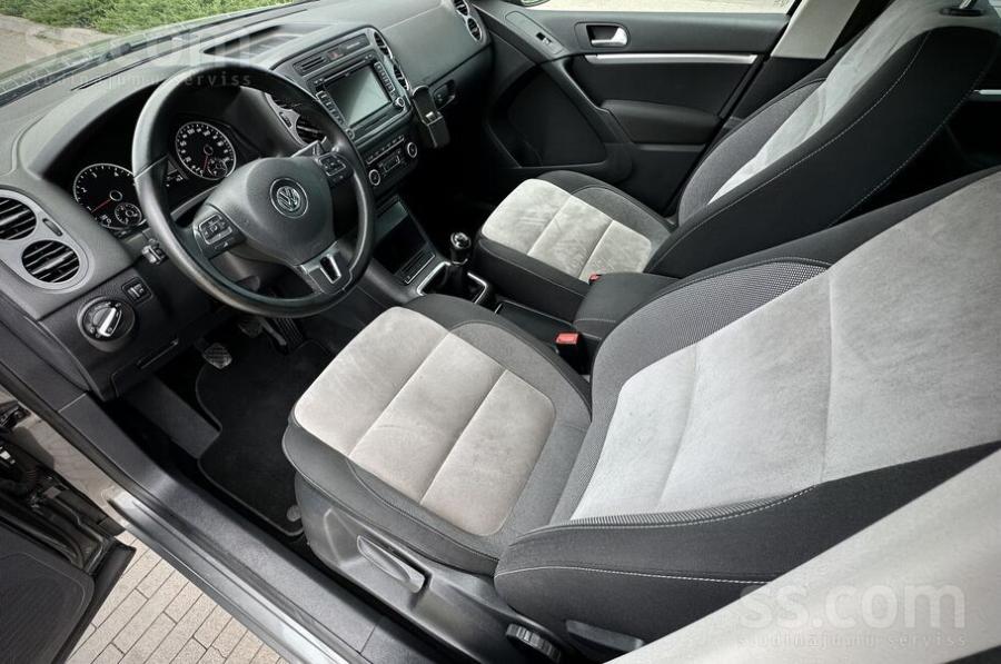 Pelēks Volkswagen Tiguan 2012 Rēzekne, ar dzinēja tilpumu 2.00 L un nobraukumu 183 tūkst. km par 10990 €, foto 10 vietnē AUTOMOTO.COM.LV