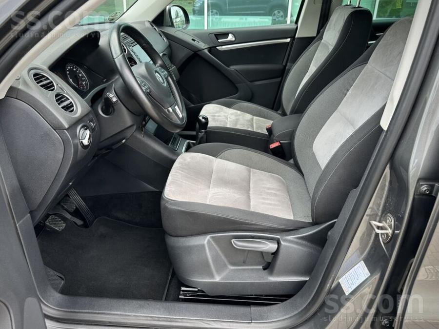Pelēks Volkswagen Tiguan 2012 Rēzekne, ar dzinēja tilpumu 2.00 L un nobraukumu 183 tūkst. km par 10990 €, foto 11 vietnē AUTOMOTO.COM.LV
