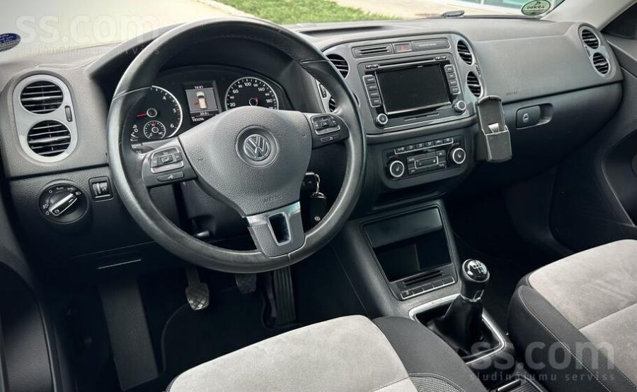 Pelēks Volkswagen Tiguan 2012 Rēzekne, ar dzinēja tilpumu 2.00 L un nobraukumu 183 tūkst. km par 10990 €, foto 12 vietnē AUTOMOTO.COM.LV