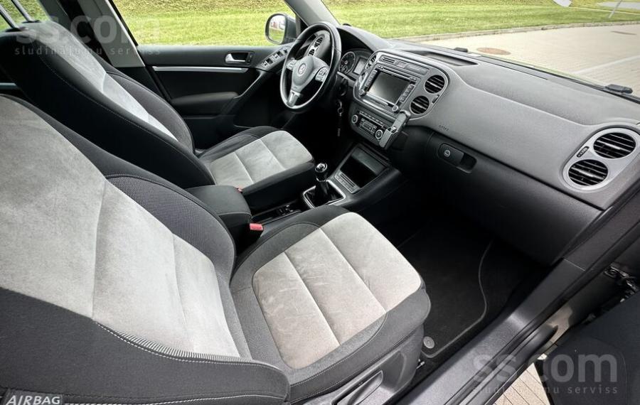 Pelēks Volkswagen Tiguan 2012 Rēzekne, ar dzinēja tilpumu 2.00 L un nobraukumu 183 tūkst. km par 10990 €, foto 13 vietnē AUTOMOTO.COM.LV
