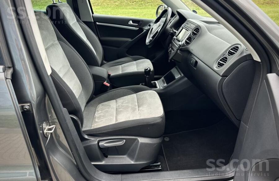 Pelēks Volkswagen Tiguan 2012 Rēzekne, ar dzinēja tilpumu 2.00 L un nobraukumu 183 tūkst. km par 10990 €, foto 14 vietnē AUTOMOTO.COM.LV