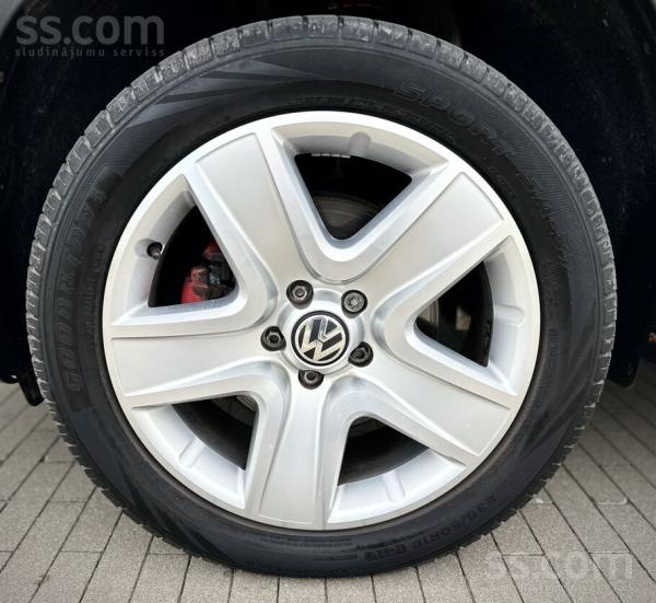 Pelēks Volkswagen Tiguan 2012 Rēzekne, ar dzinēja tilpumu 2.00 L un nobraukumu 183 tūkst. km par 10990 €, foto 8 vietnē AUTOMOTO.COM.LV