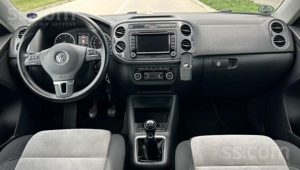 Pelēks Volkswagen Tiguan 2012 Rēzekne, ar dzinēja tilpumu 2.00 L un nobraukumu 183 tūkst. km par 10990 €, foto 9 vietnē AUTOMOTO.COM.LV